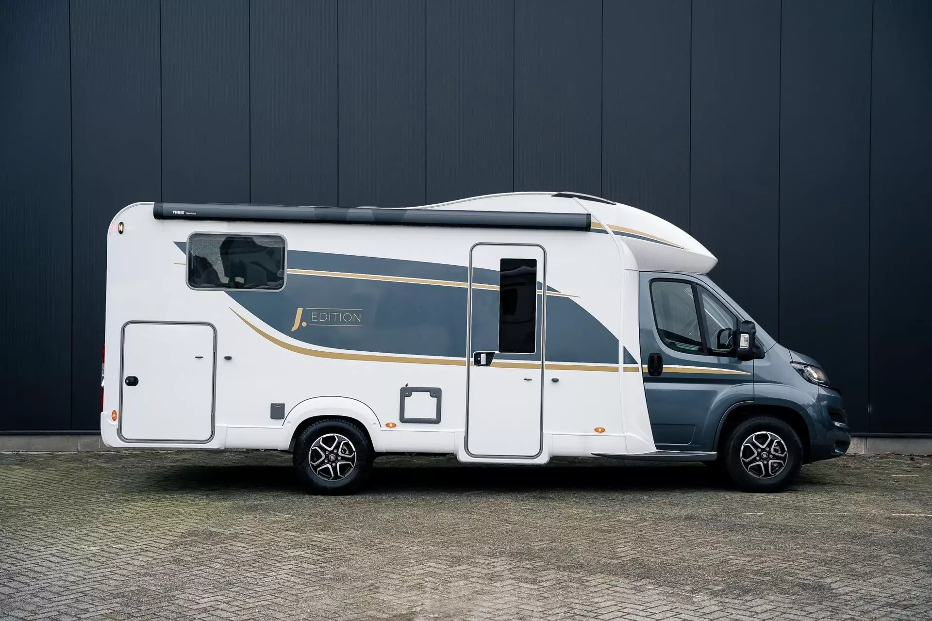 Bürstner Ixeo Time 726 G J-Edition huren | Broekhuis